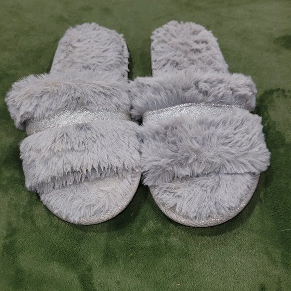 Secret Treasures | Shoes | Gray With Silver Slippers | Poshmark